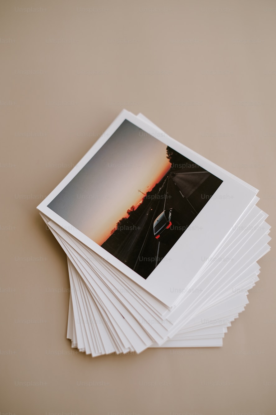 Polaroids Cards | 4 Dots